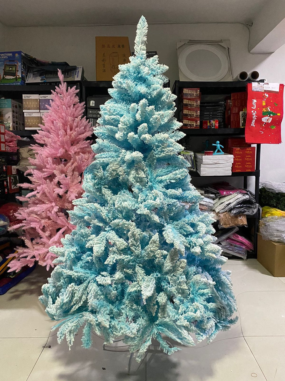 Arbol de navidad navideño celeste nevado coposo premium 1.80m – Plaza ...