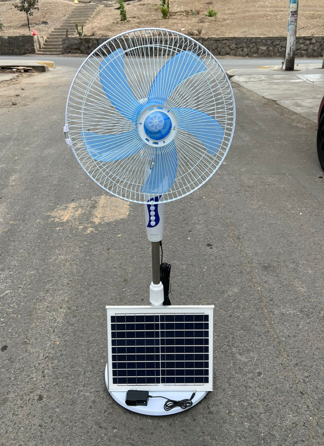 Ventilador recargable con panel solar CN-C-78 – Plaza Dragon
